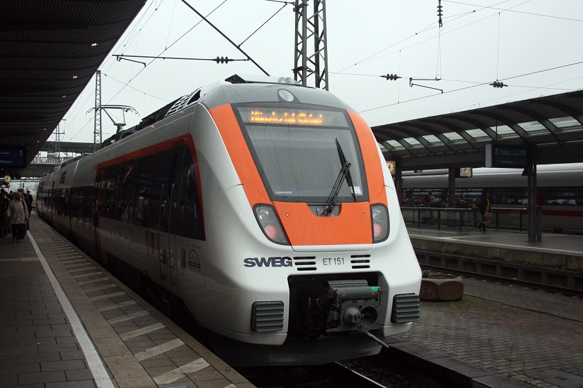 442 151-5 / ET 151 der Südwestdeutschen Verkehrs AG SWEG auf www.fr-strab.de --- www.nahverkehr ...